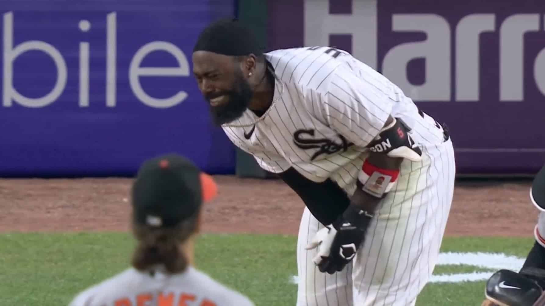 Josh Harrison exits game with apparent arm injury | Sox On 35th