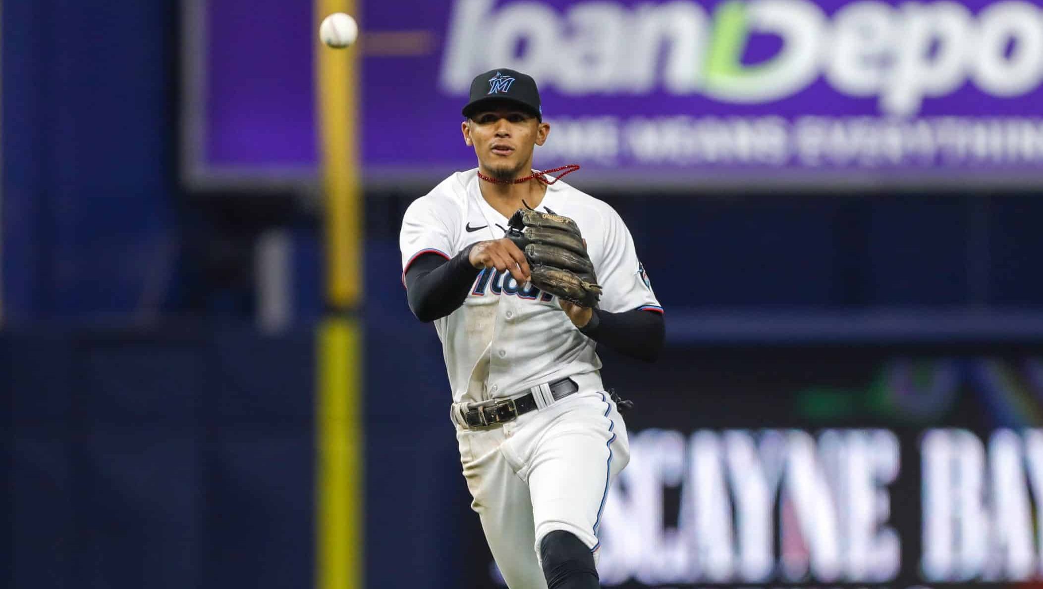 White Sox sign Erik Gonzalez to minor league deal | Sox On 35th